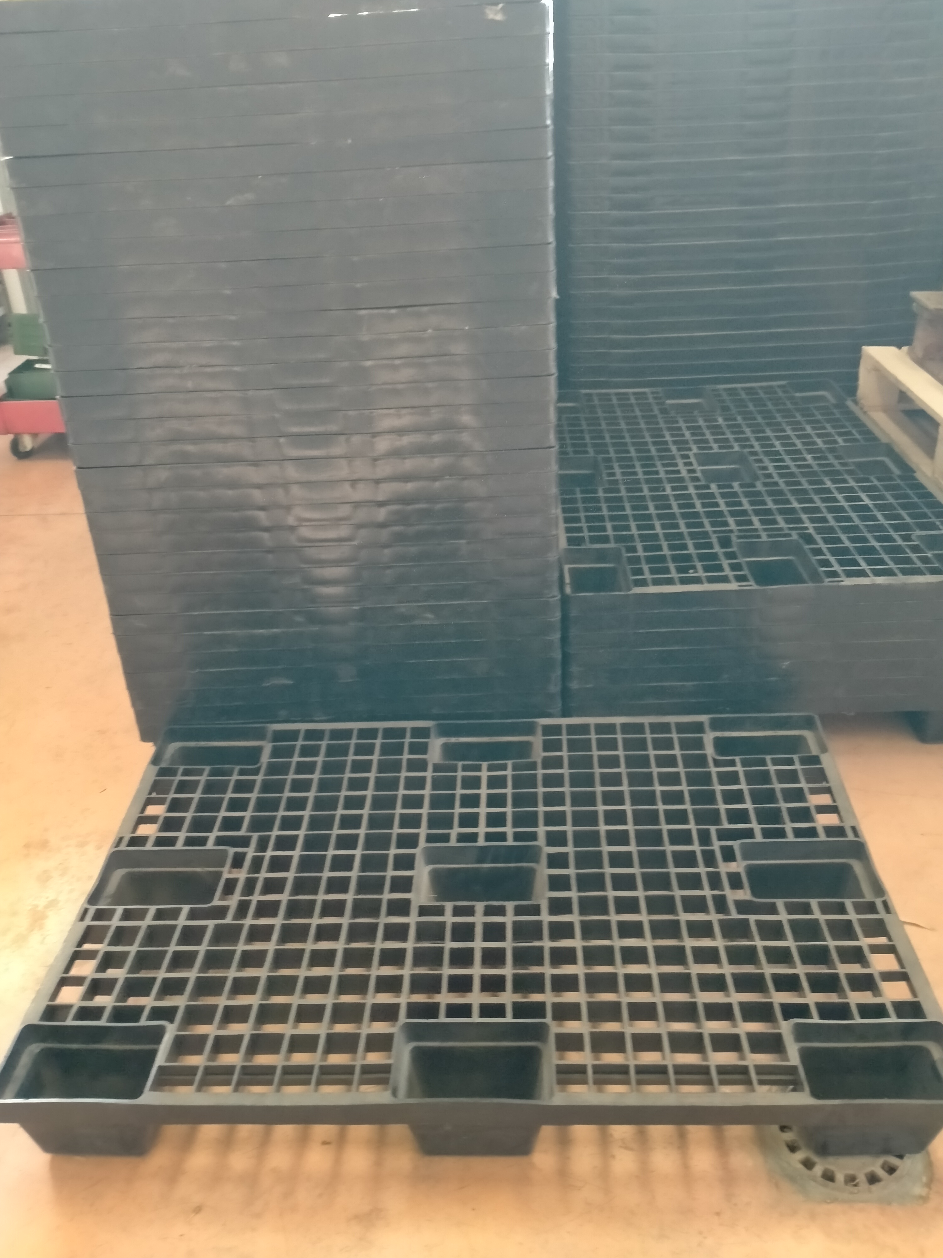 Stampi plastica, Vendita Macchinari Usati - Annunci Industriali